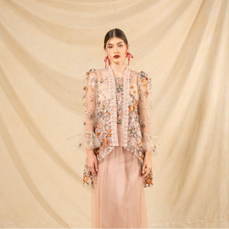 Jual READY FOR RENT (SEWA KEBAYA) JALEELA WENING FULL SET (KEBAYA KONDANGAN / MODERN / LAMARAN ...