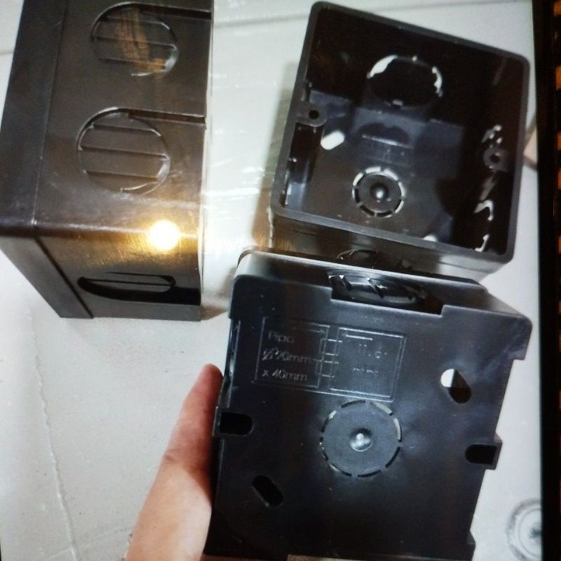 Jual INBOWDUS SCHNEIDER MANGKOK SAKLAR STOP KONTAK CLIPSAL | Shopee ...