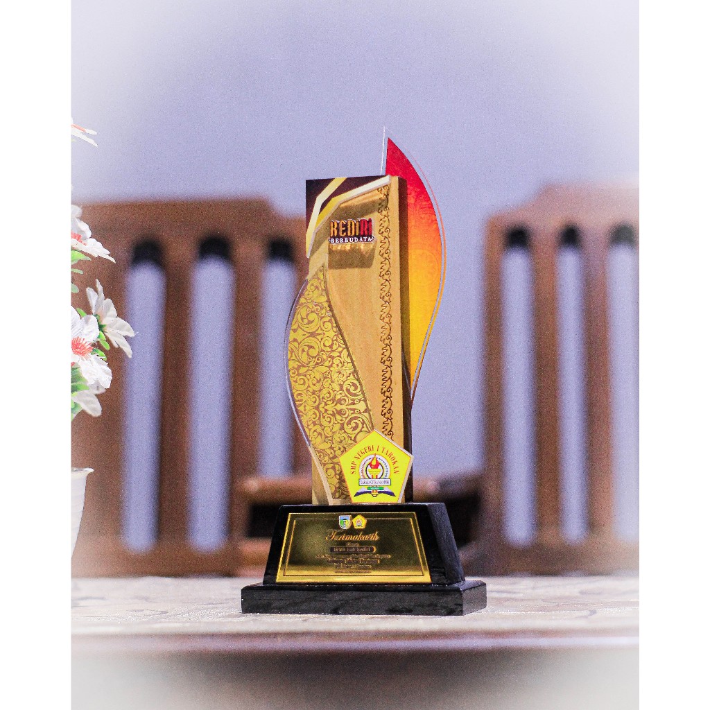 Jual Trophy Kayu Custom Exclusif | Shopee Indonesia