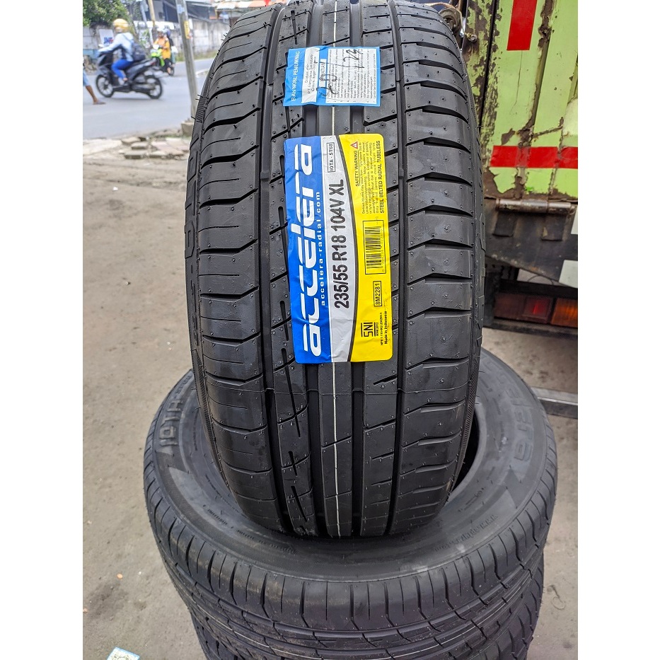 Jual Ban mobil tubeless ukuran 235 55 r18 merek accelera iota st68 ...