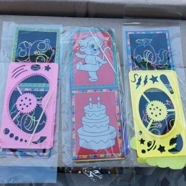 Jual Mainan Penggaris Rotari Bonus Gosok Lidi Hitam | Shopee Indonesia