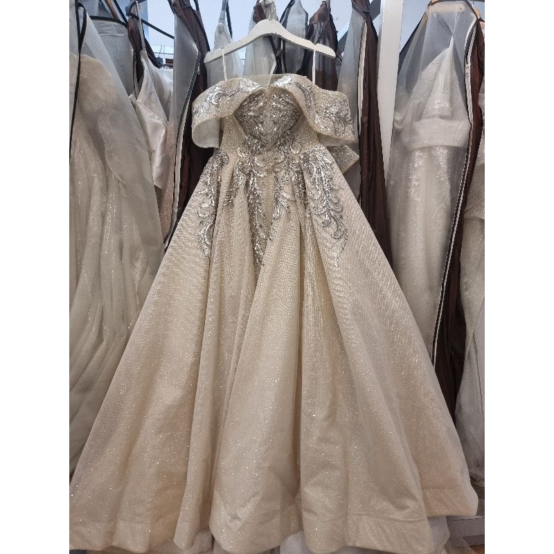 Jual Gaun pengantin like new Gaun wedding preloved | Shopee Indonesia