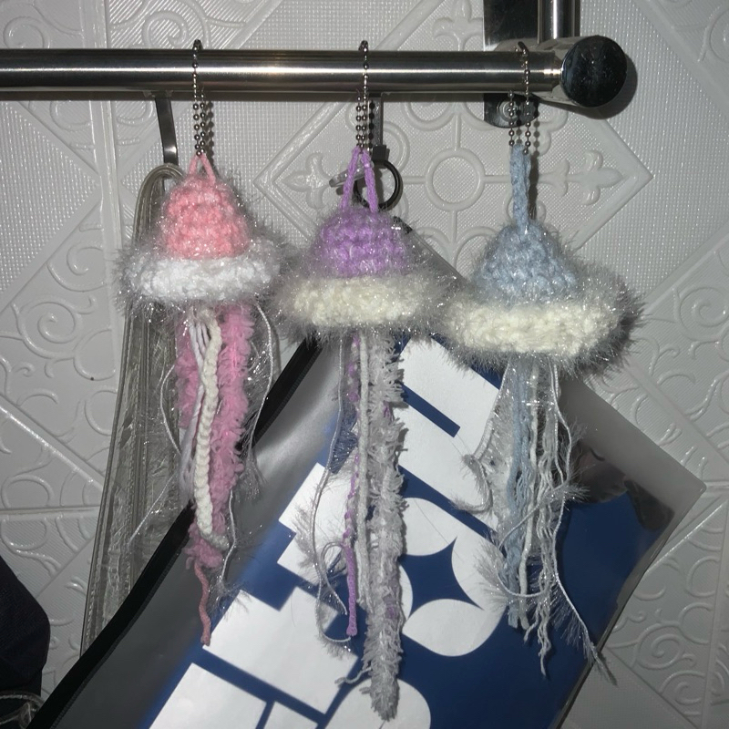 Jual fuzzy jellyfish crochet keychain | Shopee Indonesia