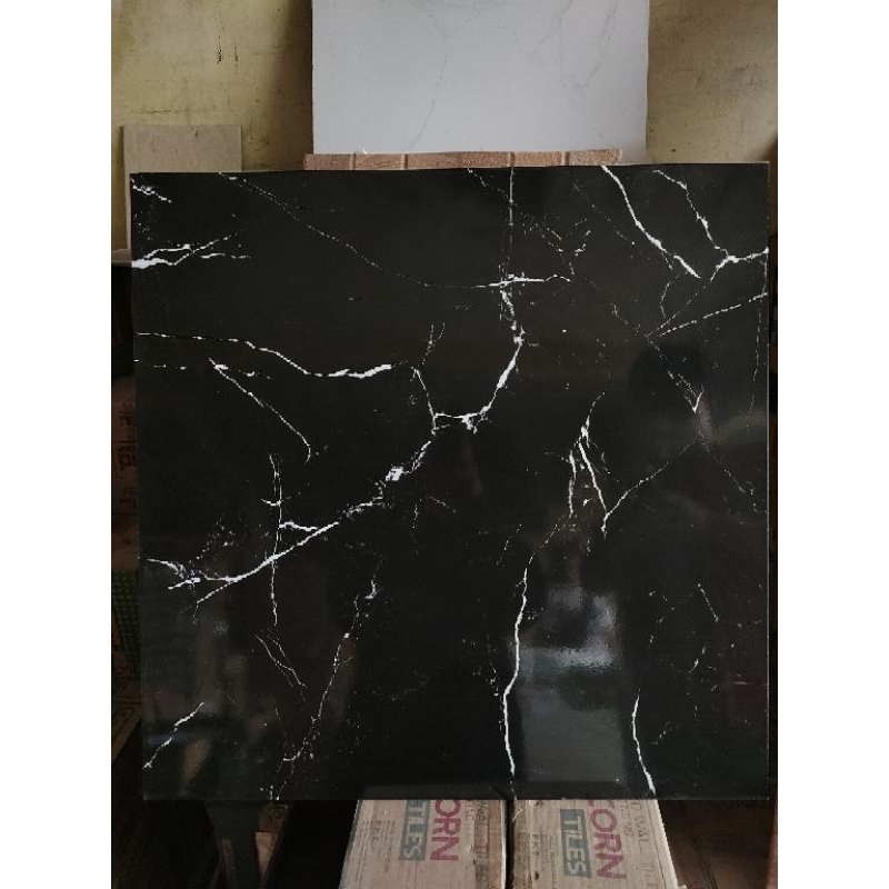 Jual Keramik Cutting 60x60 GLOSSY CARARA MARMER HITAM PUTIH - HITAM ...
