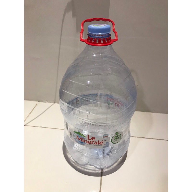 Jual GALON BEKAS LE MINERALE 15L KONDISI MULUS LENGKAP | Shopee Indonesia
