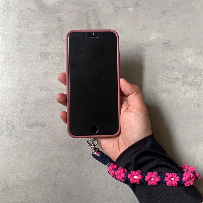 Jual Macrame Phone strap/wristlet/tali HP rajut /gantungan HP rajut ...