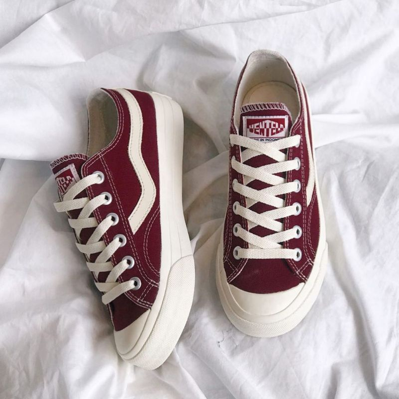 Jual Sepatu basic low//sepatu maroon natural//sepatu sneakers cowok ...