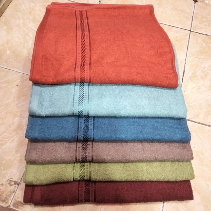 Jual Handuk / Merah Putih / Handuk Merk Merah Putih Besar / Warna Gelap ...
