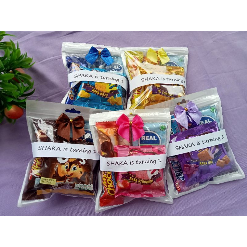 Jual Mini gift snack ultah/snack ultah + Susu Bantal | Shopee Indonesia
