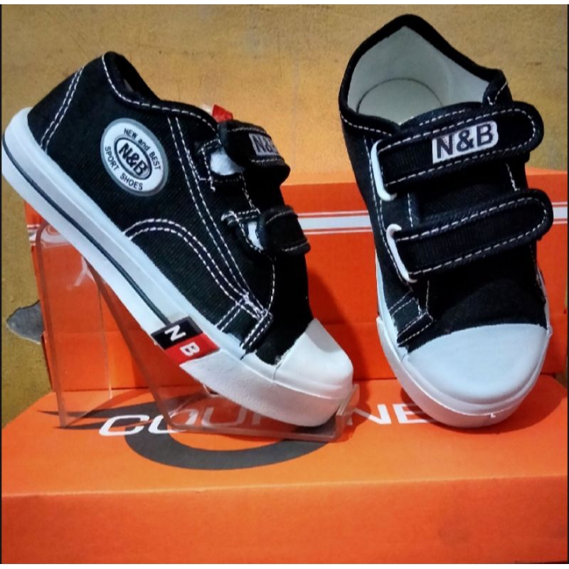 Jual SEPATU SEKOLAH N*B PREPET PENDEK)(SD)SMP BAHAN CANVAS | Shopee ...