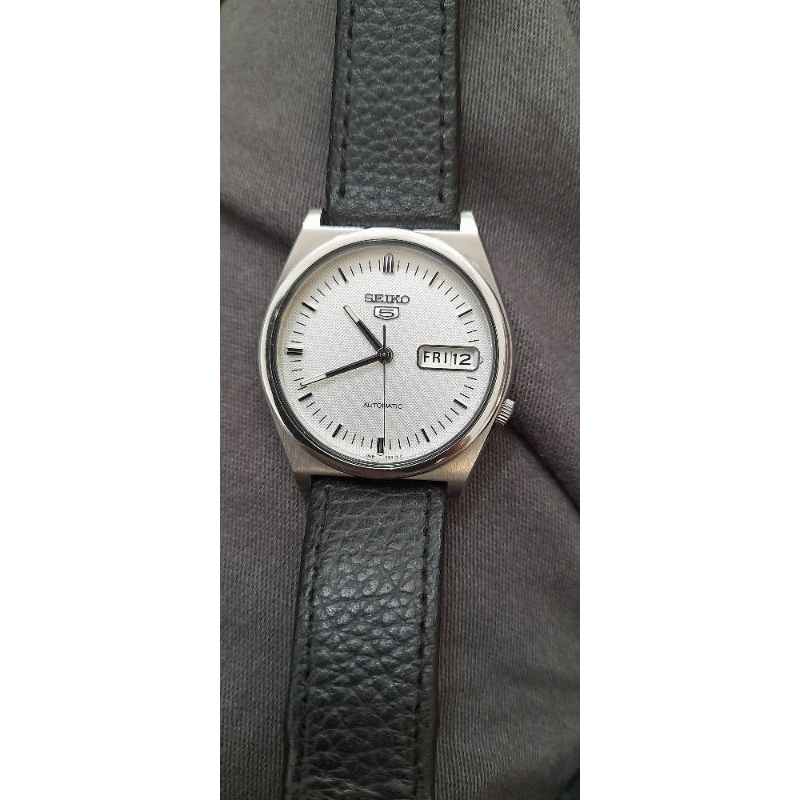 Jual Jam tangan Seiko5 caliber 7s26 wafle dial White jam bekas ...