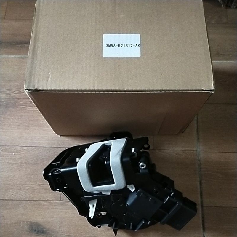 Jual door lock kunci pintu depan kanan ford focus new | Shopee Indonesia