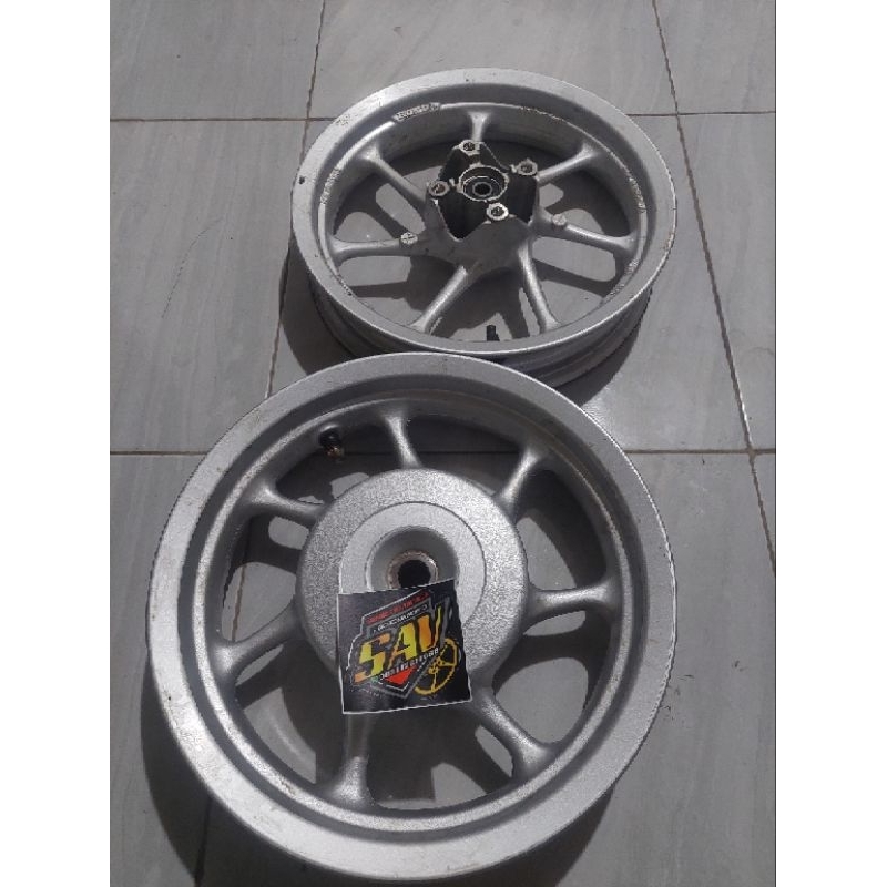 Jual velg scoopy 2018 warna original | Shopee Indonesia