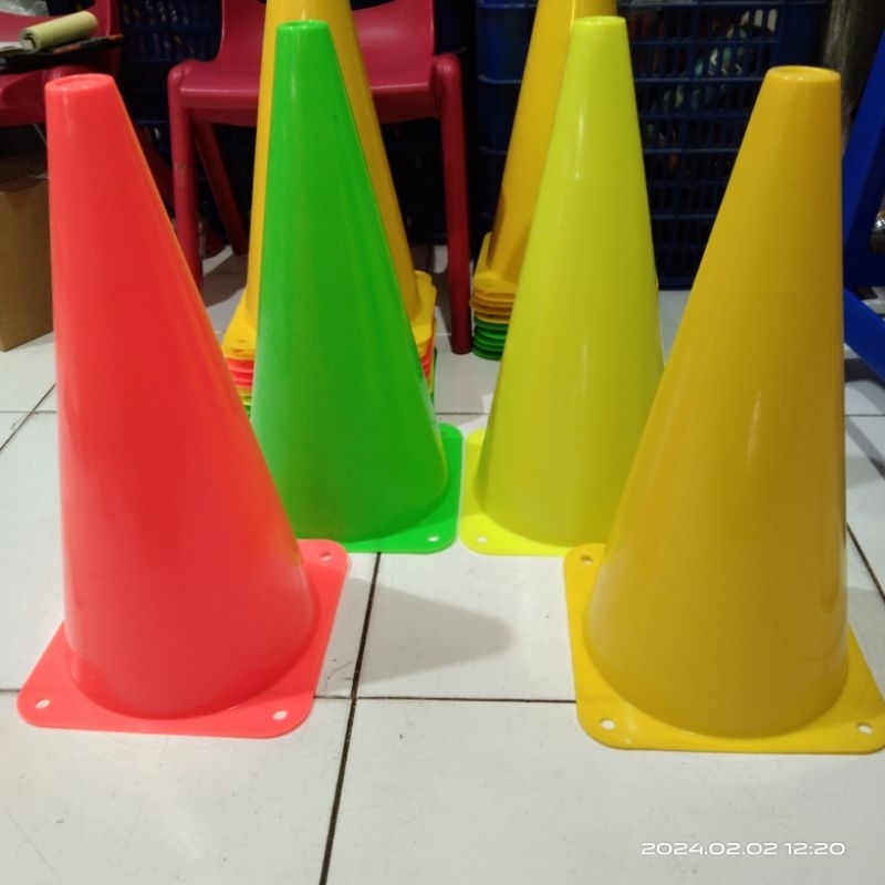 Jual Cones kerucut plastik tinggi 40 cm (K 16 A) | Shopee Indonesia