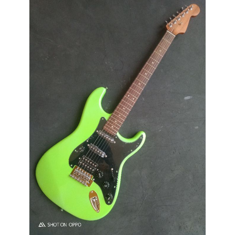 Jual gitar listrik model fender stratocaster roasye maple part korea ...