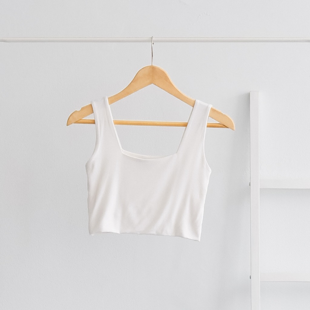 Jual Isla Mia Crop Tanktop Square Neck - Tanktop Kekinian - Pakaian ...