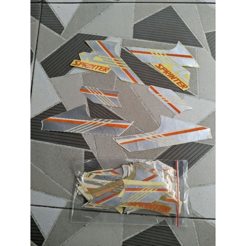 Jual Stripe Stiker Emblem Logo Suzuki Sprinter Rc100 | Shopee Indonesia