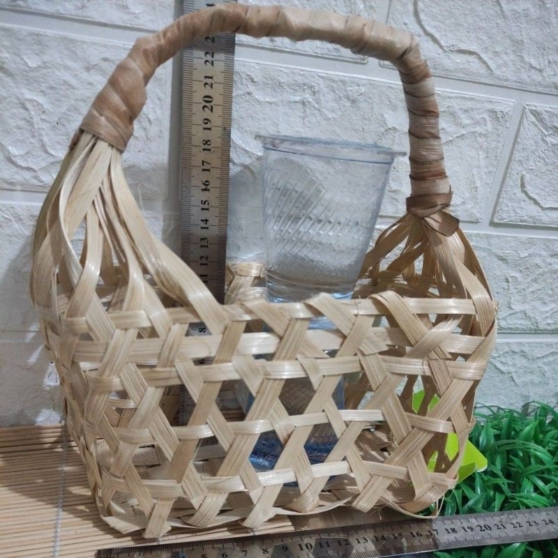 Jual Tas Anyaman Bambu Besek ayaman bambu | Shopee Indonesia