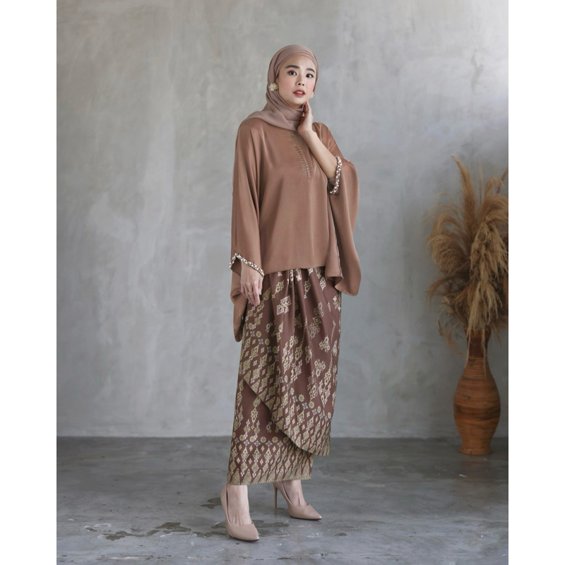 Jual NARA SET 2.O // New Arrival (atasan & rok lilit silk premium ...