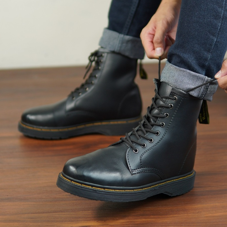 Jual Sepatu Boots Docmart Martins TINGGI Sepatu DM Pria Wanita Kulit ...