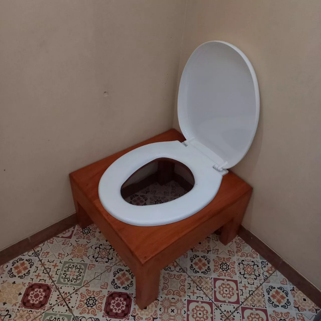 Jual kursi wc kayu /kursi wc jongkok /kursi WC ibu hamil /kursi WC ...