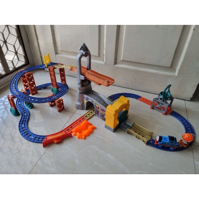 Jual thomas & friends Motorized Railway Steelworks Escape Set Track ...