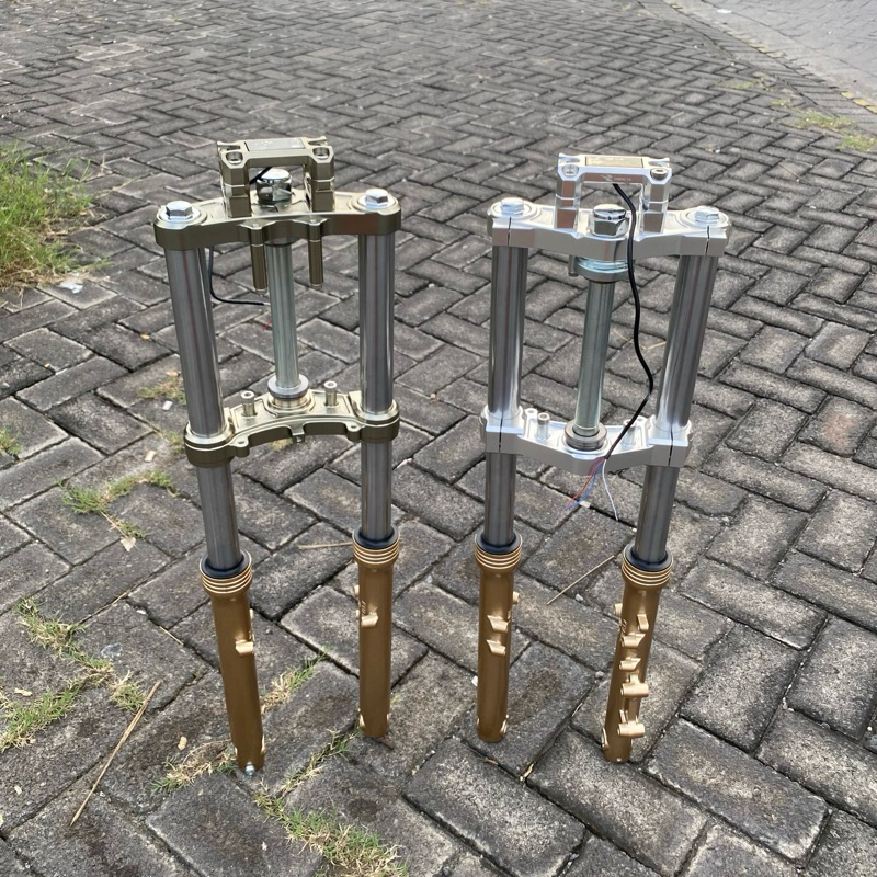 Jual SHOCK DEPAN NINJA RR SET T ATAS BAWAH CNC NINJA SEGITIGA ATAS ...