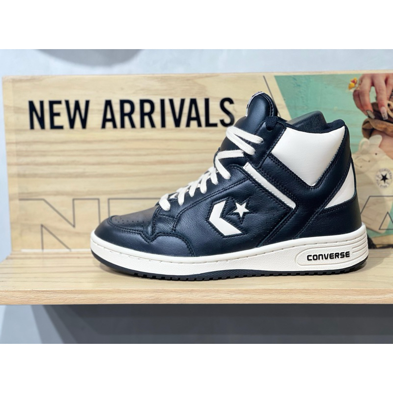 Sepatu sneakers converse store