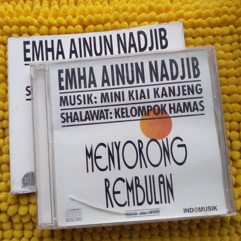 Jual COVER CD EMHA AINUN NADJIB (MENYORONG REMBULAN) | Shopee Indonesia