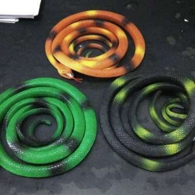 Jual mainan ular karet 75 cm Mainan Figure Ular Karet Multiwarna ...