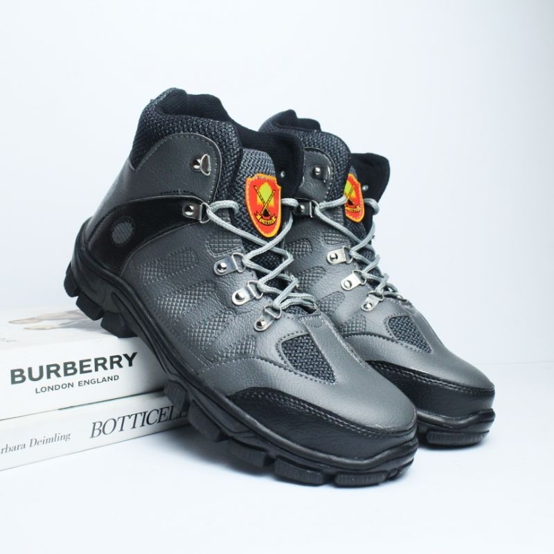 Jual sepatu satlinmas terbaru sepatu semi boot ujung besi | Shopee ...