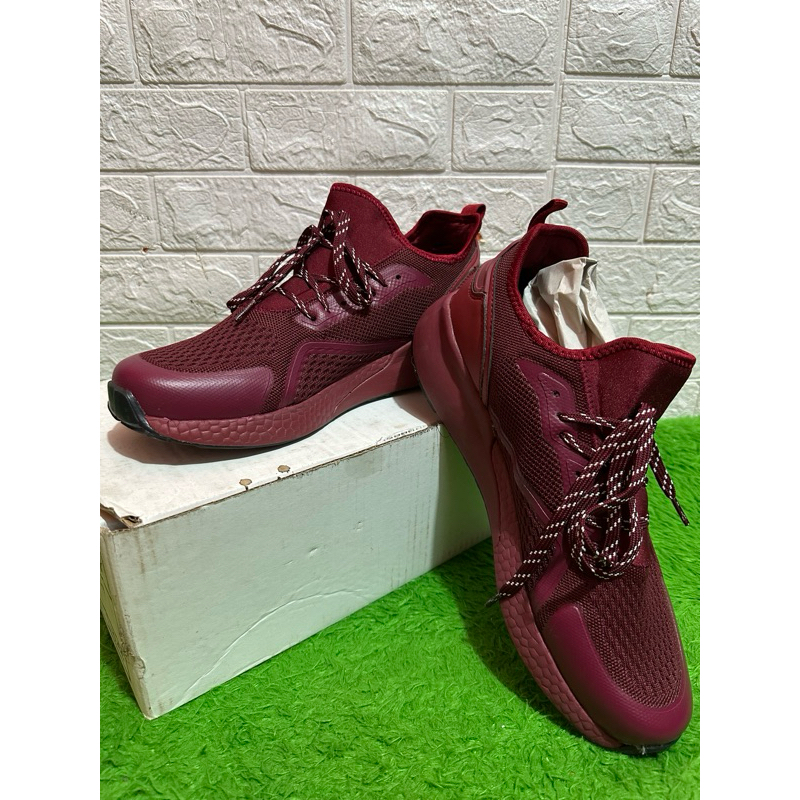Jual SEPATU OLAHRAGA POLRI WARNA MERAH ORI 100% | Shopee Indonesia