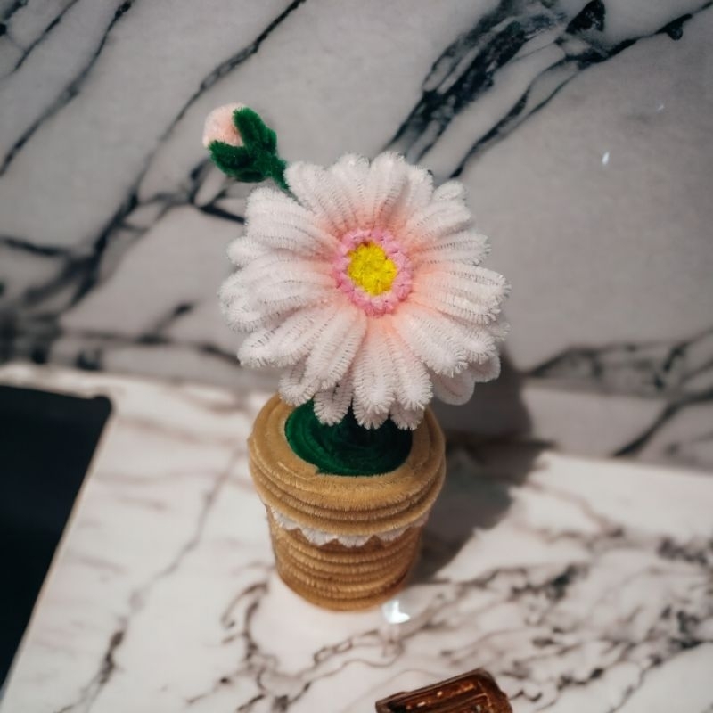 Jual Gerbera Daisy Bunga Kawat Bulu dalam Pot/ Pipe Cleaner Flower ...