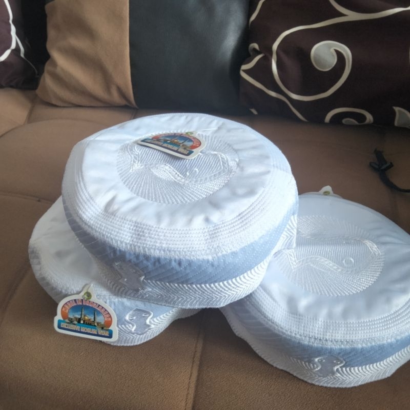 Jual PECI BUGIS MOTIF TEROMPA | SONGKOK PUTIH HAJI | Shopee Indonesia