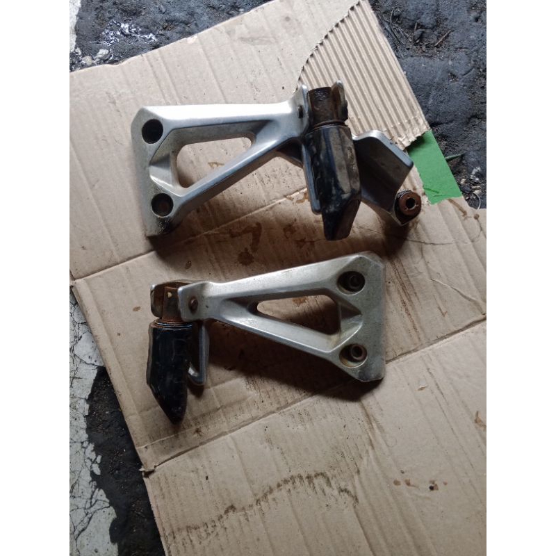 Jual fosstepbelakangkanankiri Revo absolute bled lama Revo fit asli ...