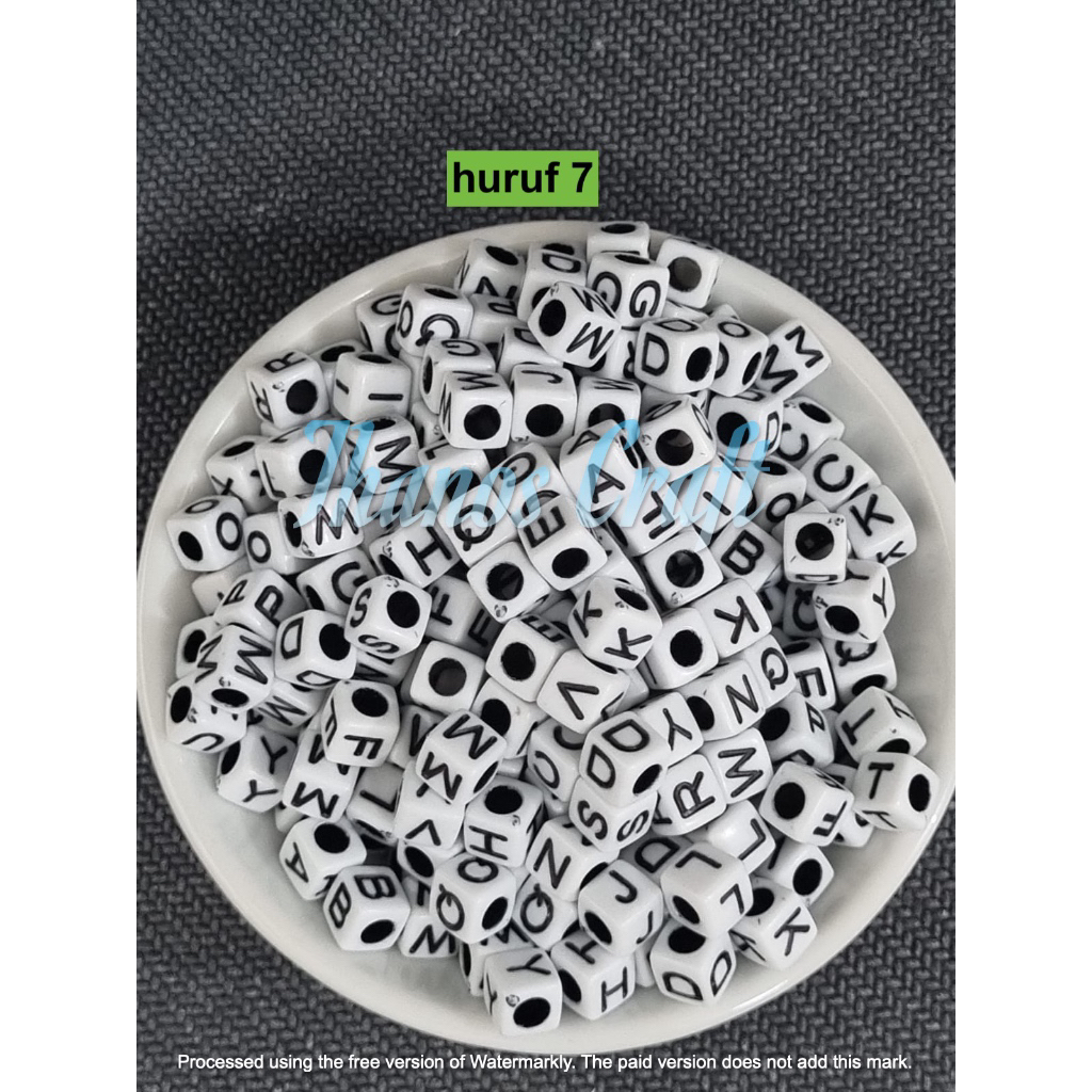 Jual mote alfabet kotak/ manik2 kotak huruf ( 10 gram) | Shopee Indonesia