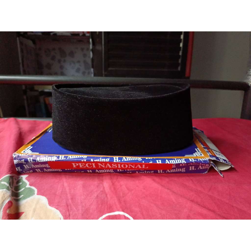 Jual PECI SONGKOK KOPIAH NASIONAL POLOS HITAM/KOPYAH POLOS HITAM MURAH | Shopee Indonesia