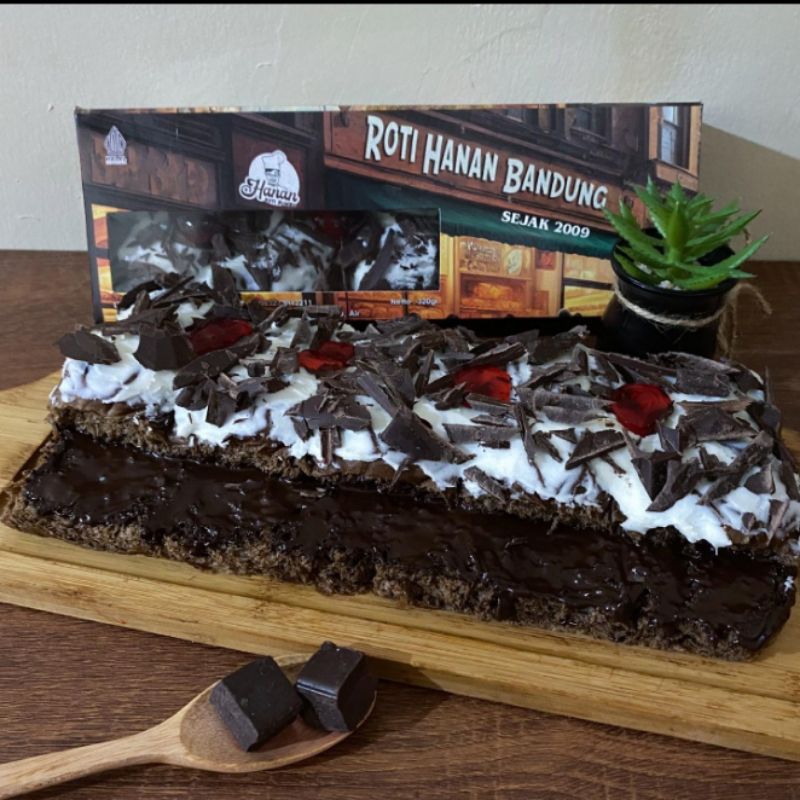 Jual Roti Hanan Bandung - Black forest | Shopee Indonesia