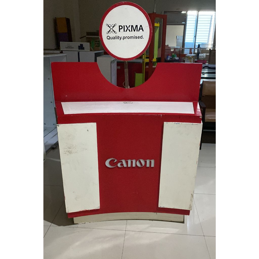 Jual MEJA DISPLAY PAJANGAN SERBAGUNA UKURAN 120 x 53 x 90 SECOND BEKAS ...