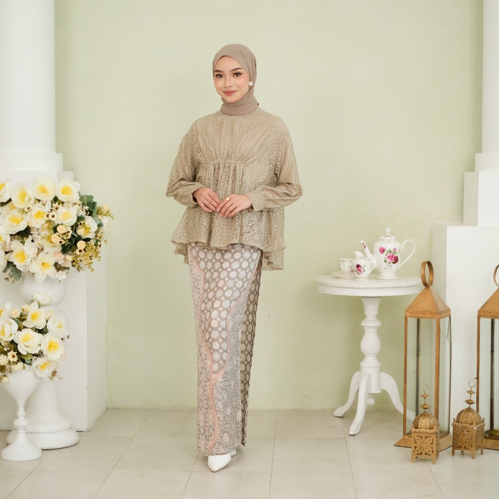 Jual LAMIA Set Brukat Kebaya Modern dan Rok Lilit Batik | Shopee Indonesia