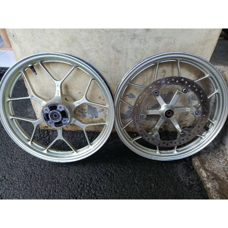 Jual velg sonic 150R repaint silver | Shopee Indonesia