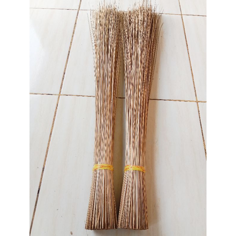 Jual Sapu Lidi Ikatan Besar/Lidi Kelapa/Sapu Taman/Sapu Lantai | Shopee ...