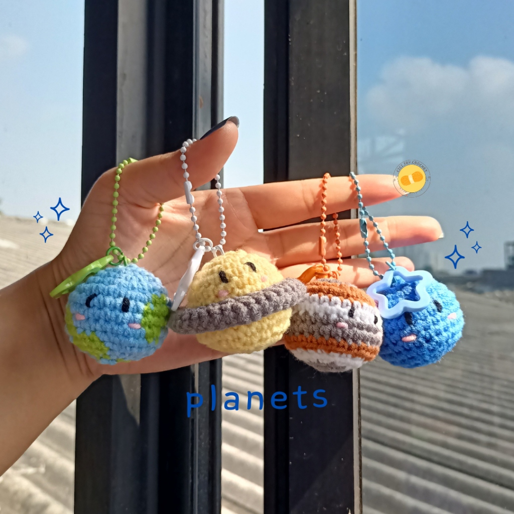 Jual [HANYA PAKAI SPX] Gantungan Kunci Planet Rajut | Planet Keychain ...