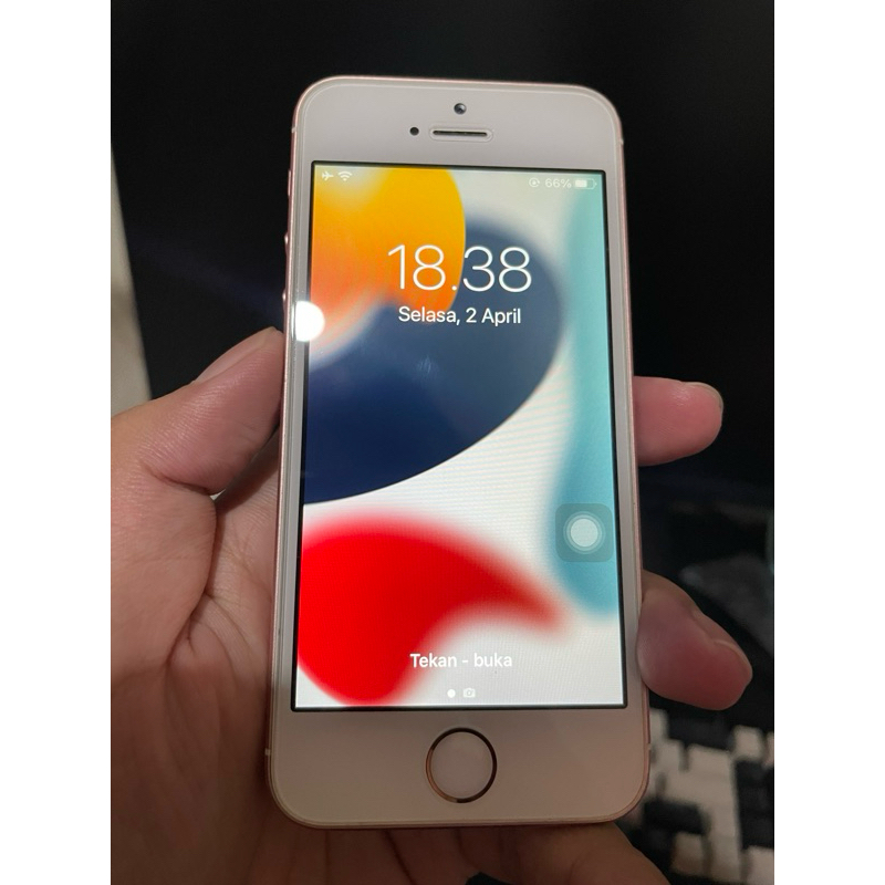 Jual Iphone SE Gen 1 2016 64GB Mulus Terawat Warna Rose Gold Sesuai ...