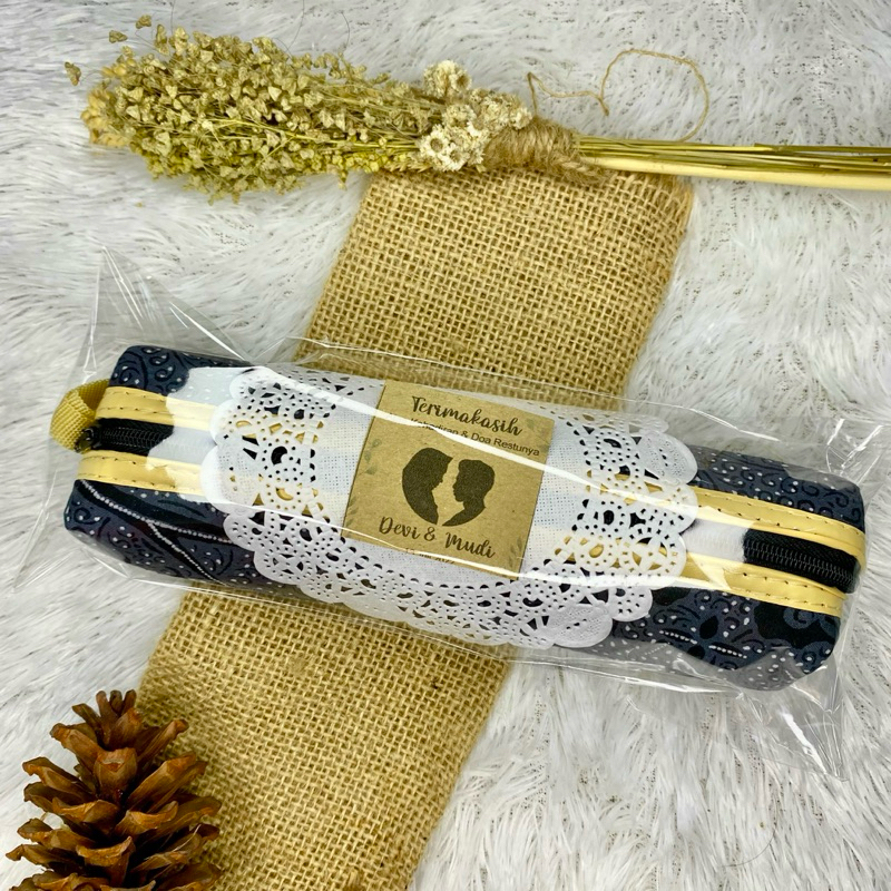 Jual Souvenir Pernikahan Tempat Pensil Batik Khas Jogja 19 x 7 cm (1kg muat 50pcs) | Shopee ...