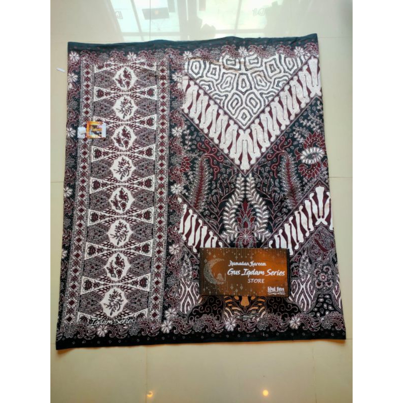 Jual Sarung EDISI RAMADHAN Sarung Gus Iqdam series original plus box ...