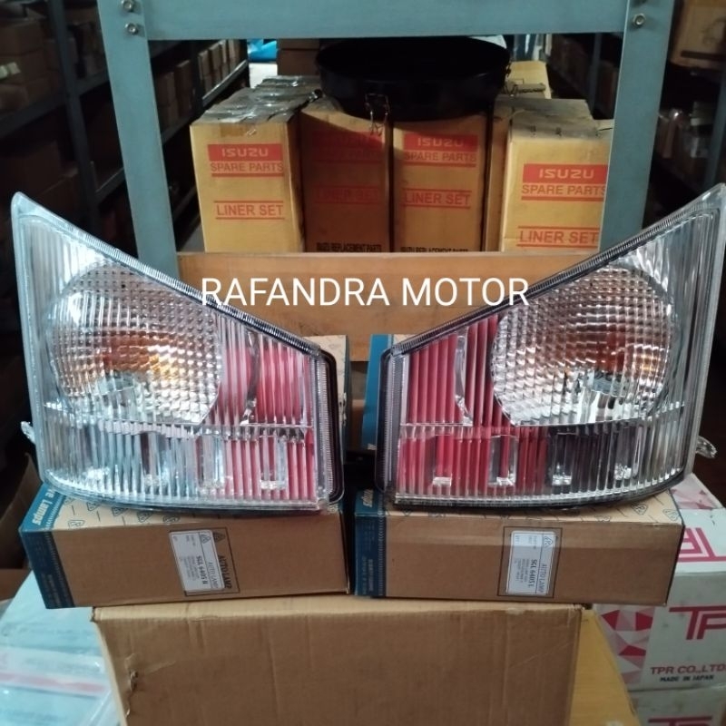 Jual LAMPU SEIN/RITING ASSY ISUZU GIGA/NMR71(SOKET+DOP) CPU ORIGINAL | Shopee Indonesia