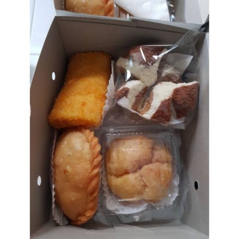 Jual Snack Box isi 4 Kue Termurah Halal | Shopee Indonesia