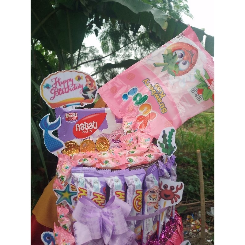 Jual Snack tower permen tumpah Hadiah ulang tahun Snacktower yupi Tower ...