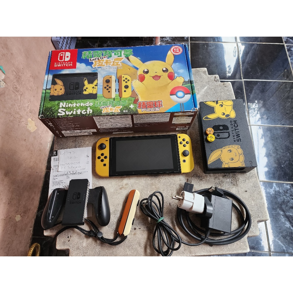Jual Nintendo Switch v1 CEFW Pokemon Lets Go Pikachu Edition Fullset ...